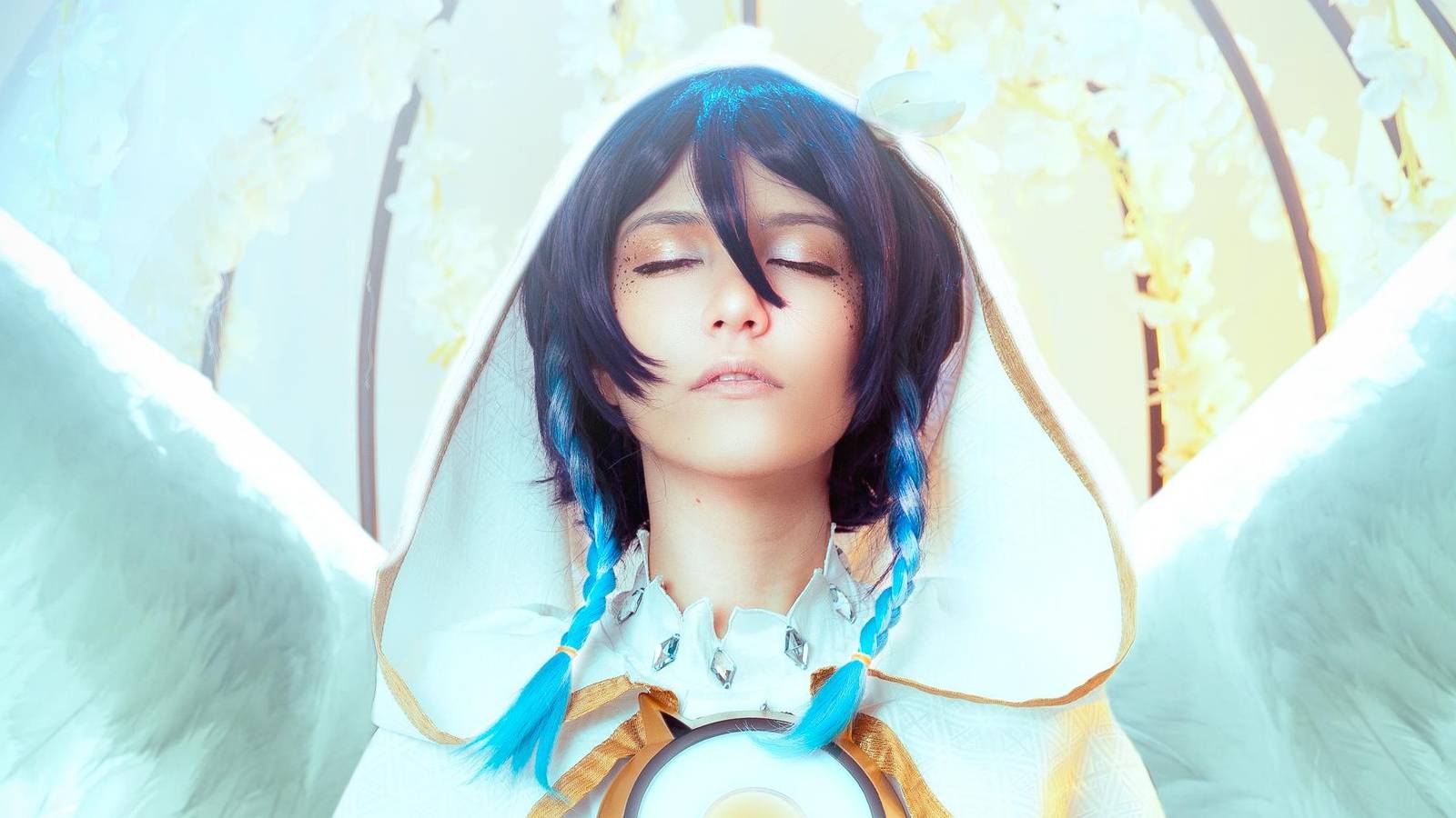 Angelic Archon Venti Cosplay Brings the Beloved Genshin Impact ...