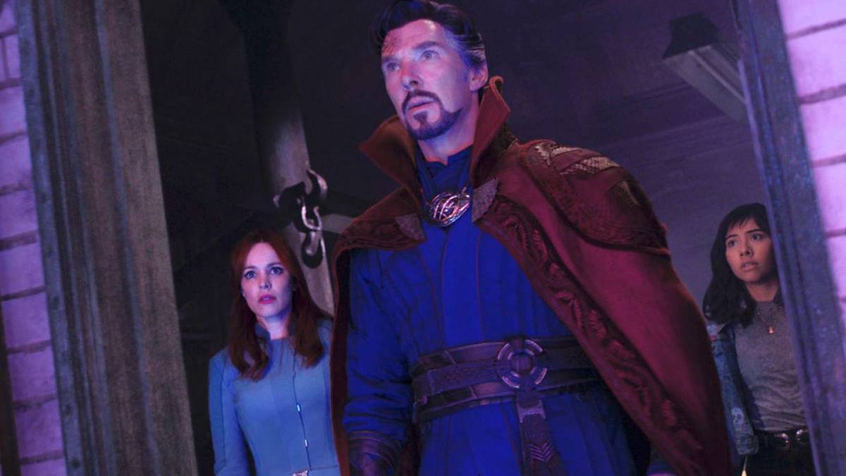 Rachel McAdams Says Cumberbatch's 'Naked, Honest' Doctor Strange ...