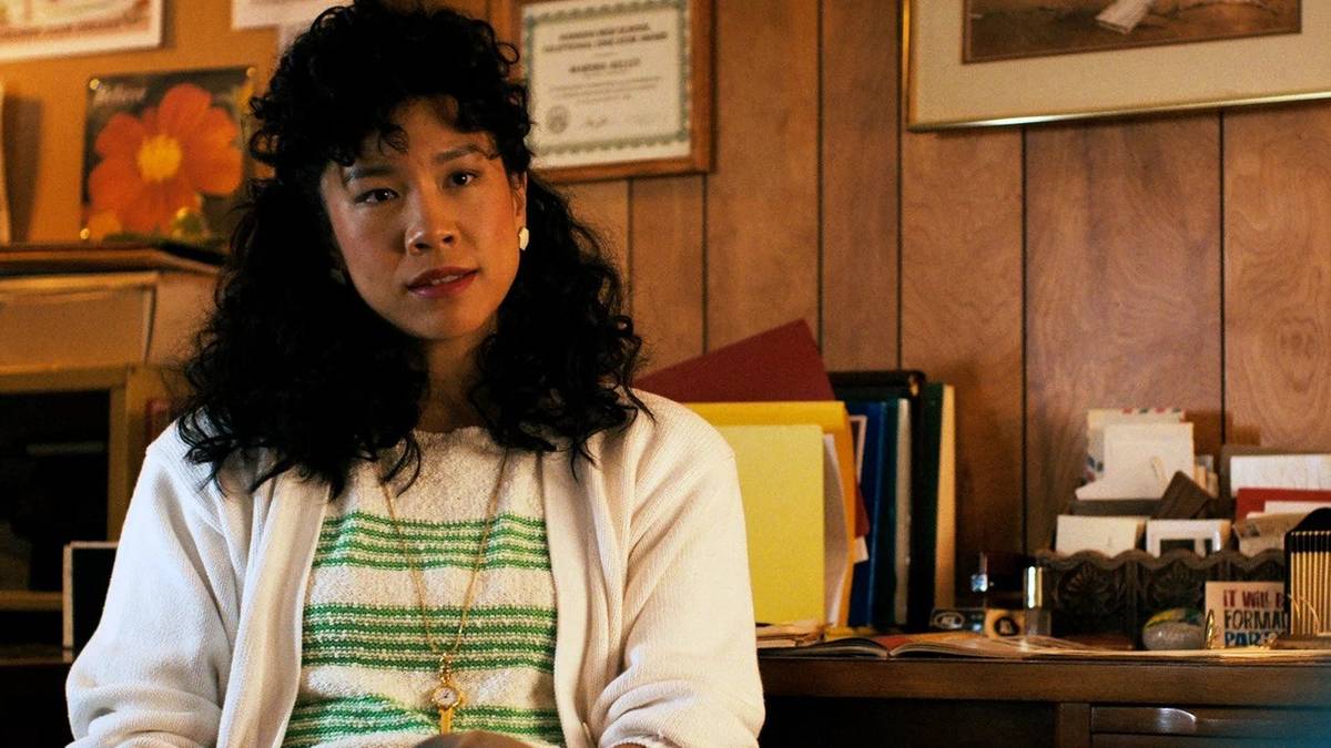 Why Stranger Things' Ms. Kelley Could Be Working With Vecna