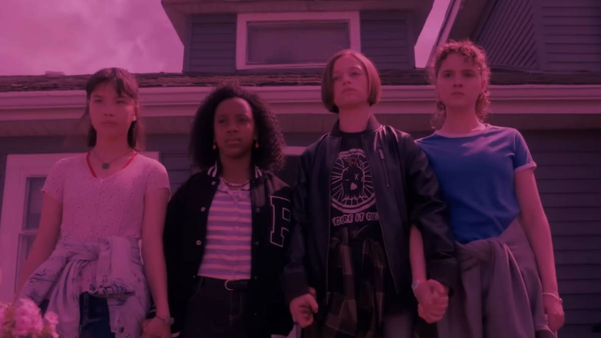 SDCC: Paper Girls Stars Detail Growing Up with Their Characters