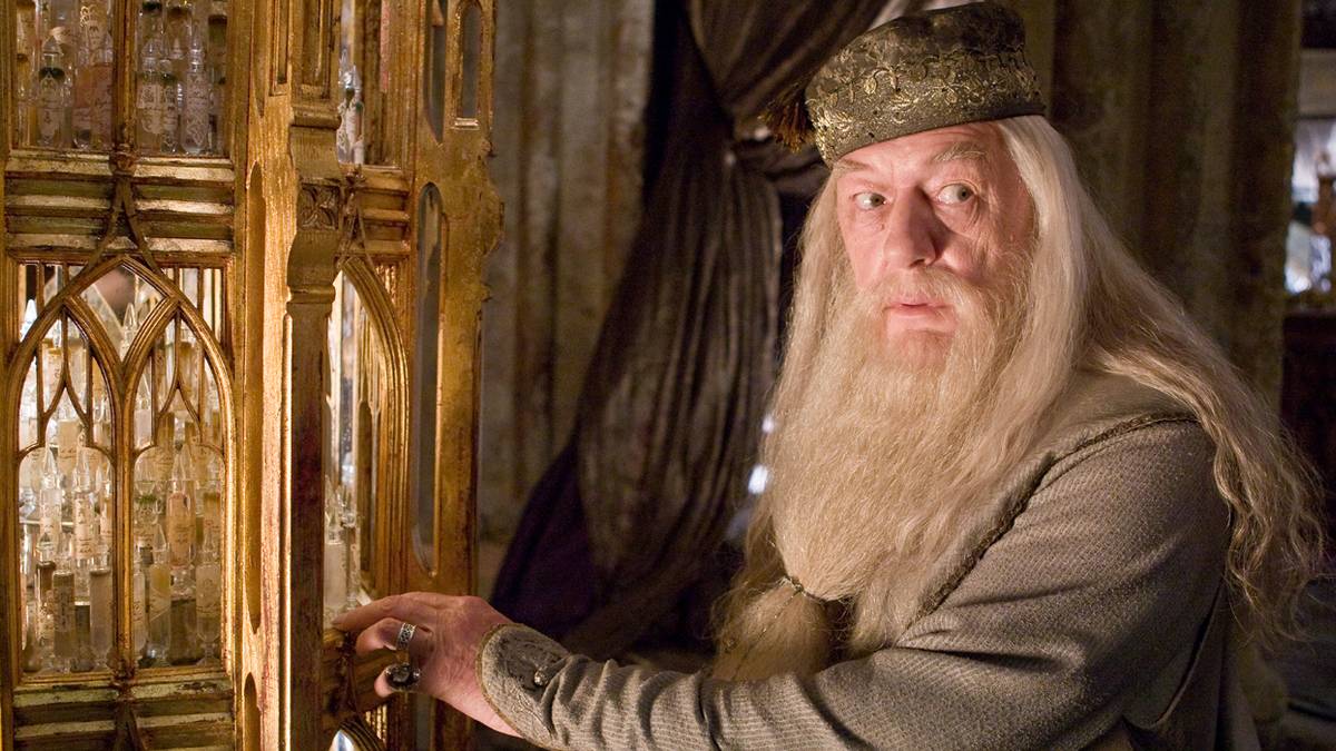 A Harry Potter Theory Suggests Dumbledore Is a Time Traveler