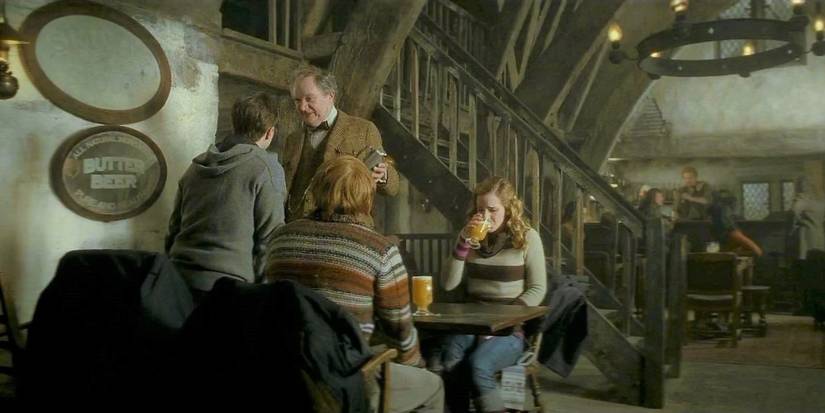 10 Best Hogsmeade Shops In Harry Potter