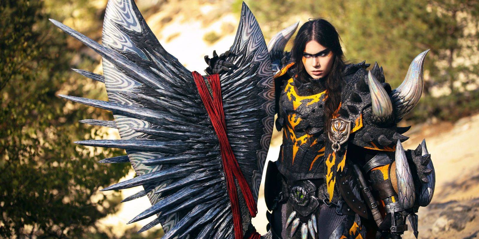 This Monster Hunter: World Cosplayer Spent Nearly 1000 Hours On Their Armor