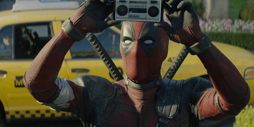 10 Biggest Differences Between She-Hulk & Deadpool's Fourth-Wall Breaks