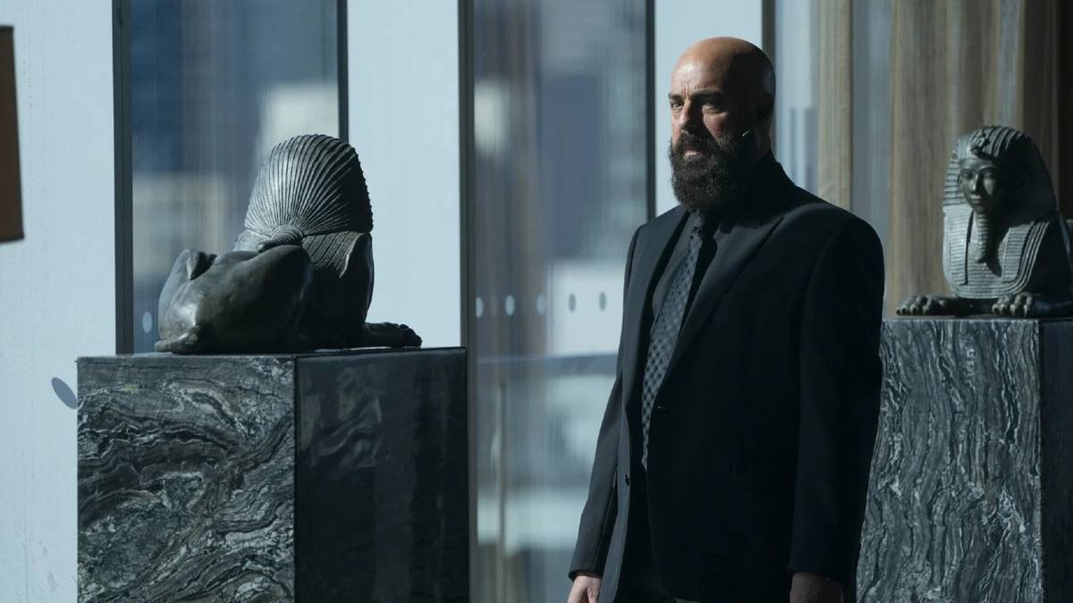 Titans' Titus Welliver Previews Bringing a Humanity to Lex Luthor