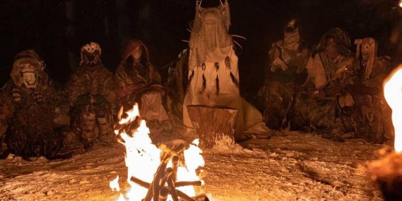 Who Is Yellowjackets' Pit Girl