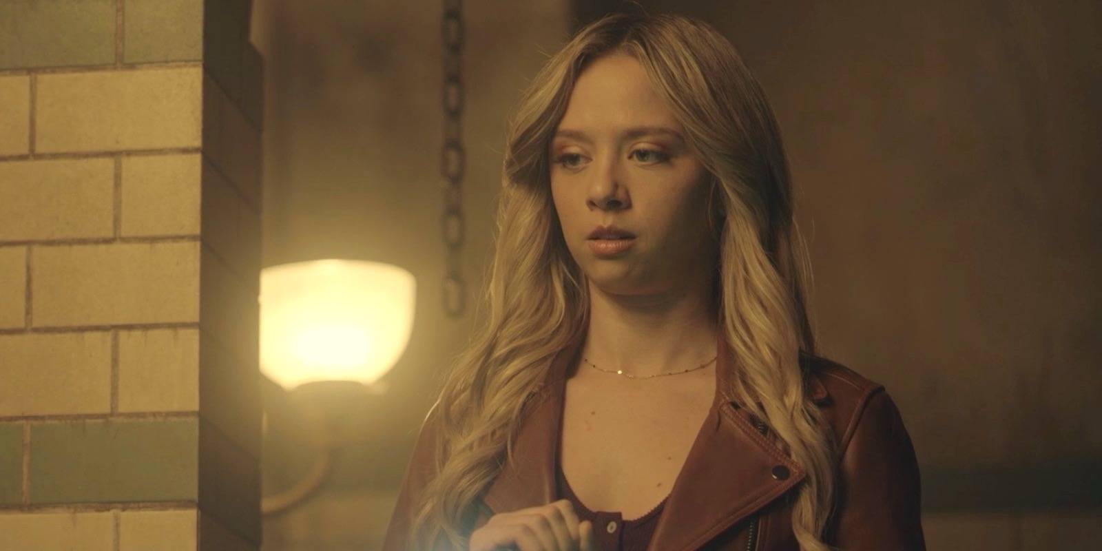 Gotham Knights' Love Triangle Is Doing Its LGBTQ Arc a Major Disservice