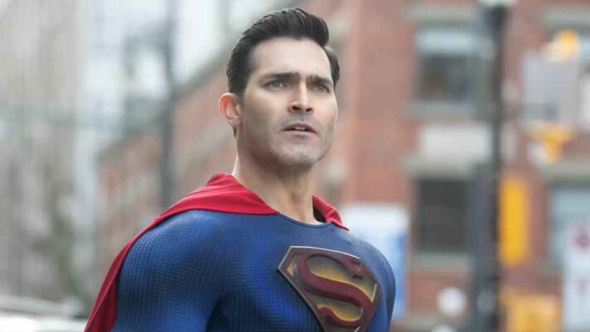 Arrowverse Star Tyler Hoechlin Finally Responds to the DCU Recasting ...
