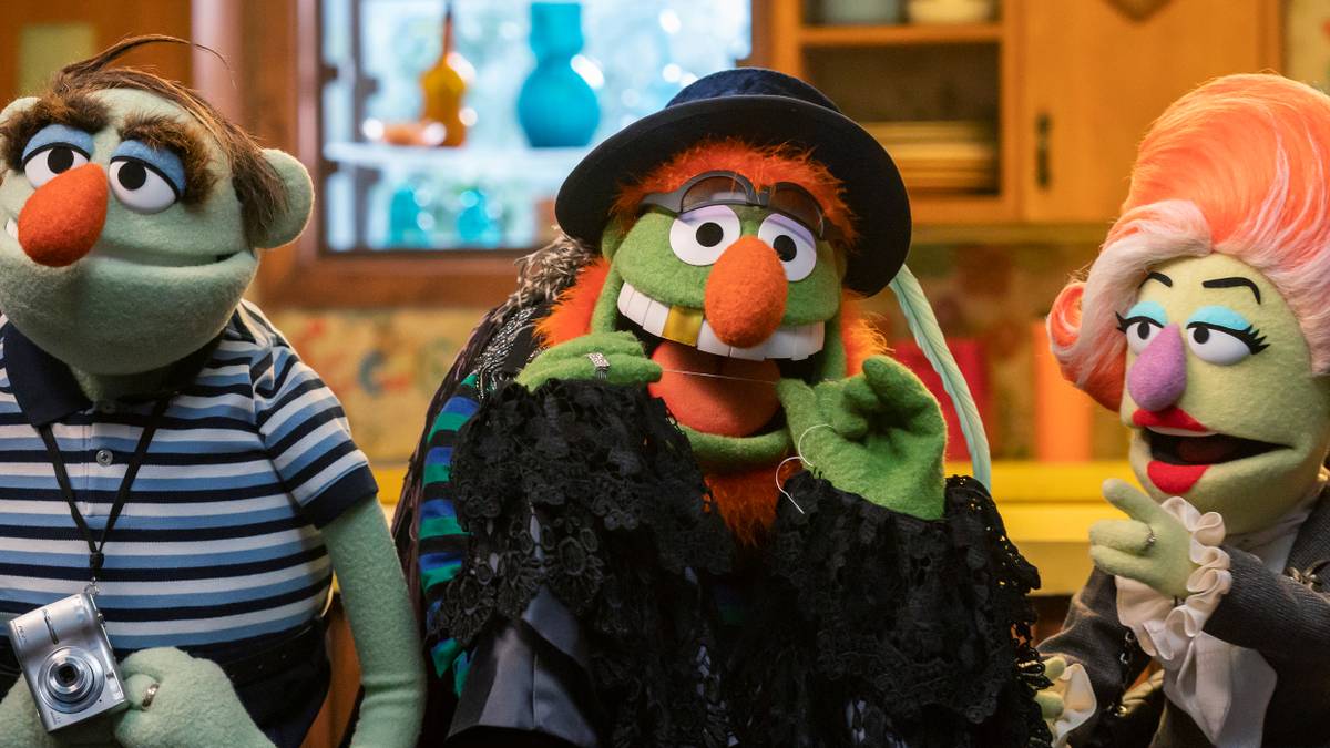 Muppet Mayhem: David Bizzaro on Bringing Method Acting to Puppeteering