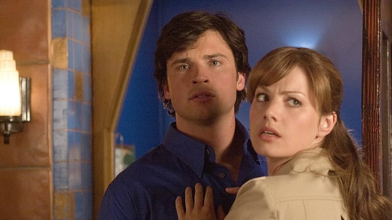 When Does Lois Find Out About Clark's Secret in Smallville?