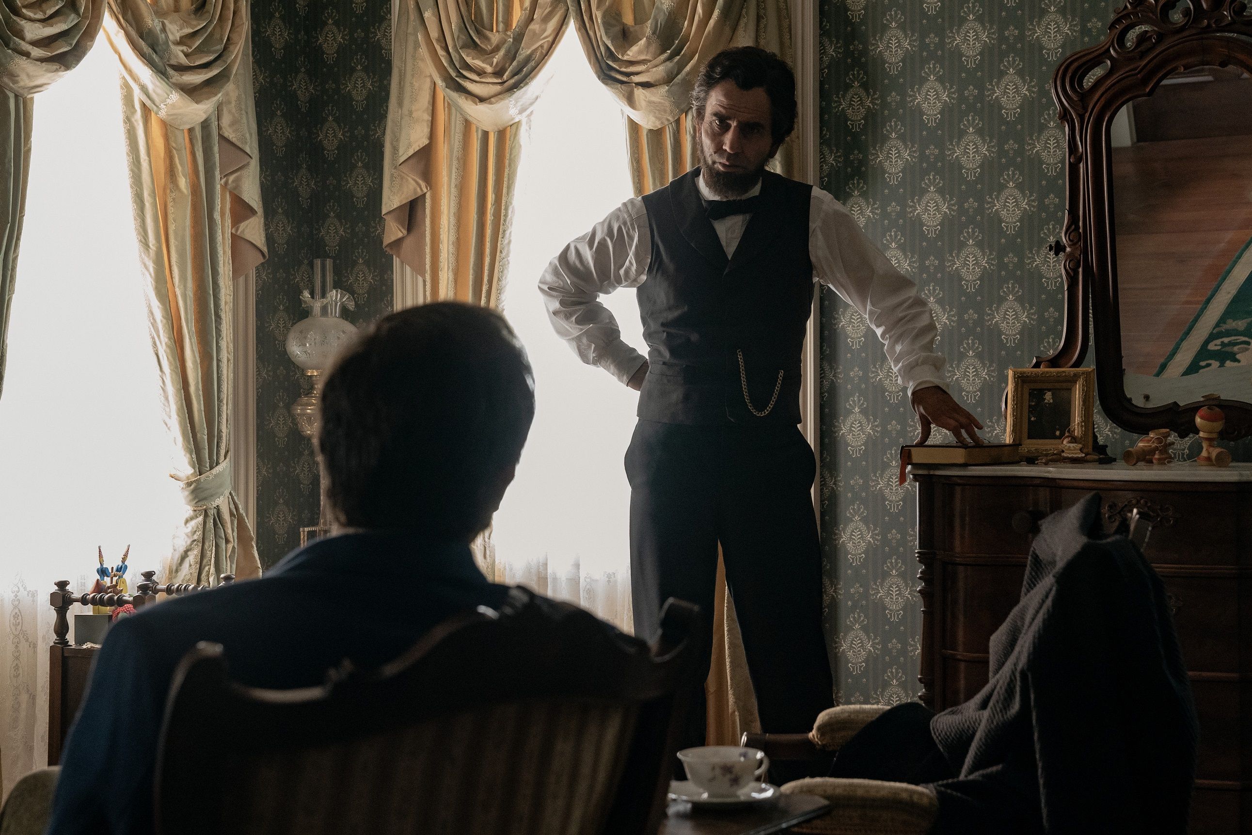 Manhunt Apple Tv Reveals First Look At John Wilkes Booth Series