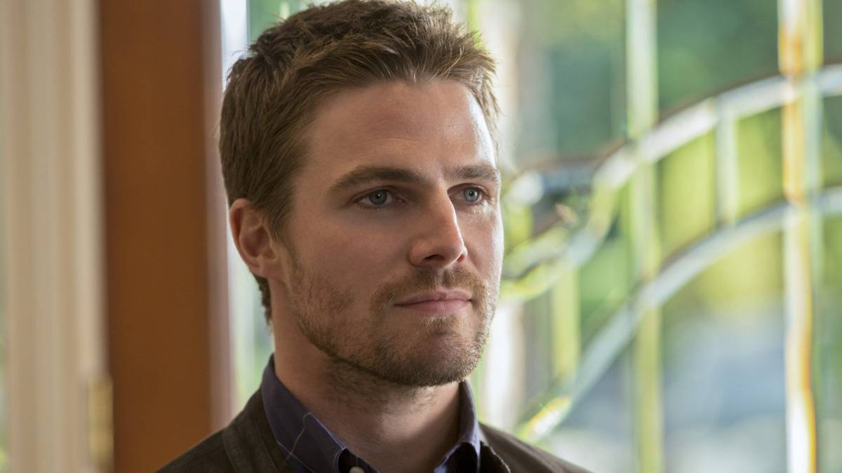 Shay Mitchell Joins Stephen Amell in Fox's Baywatch Reboot