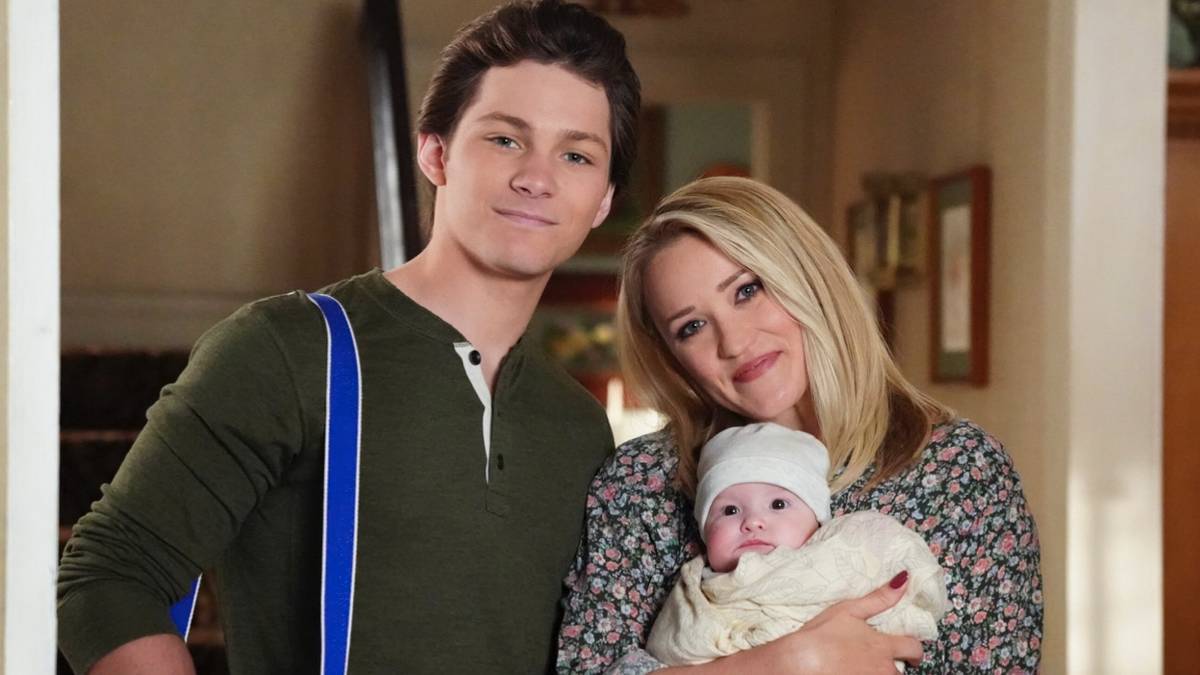 Young Sheldon Spinoff First Look Previews Married Life for Georgie & Mandy