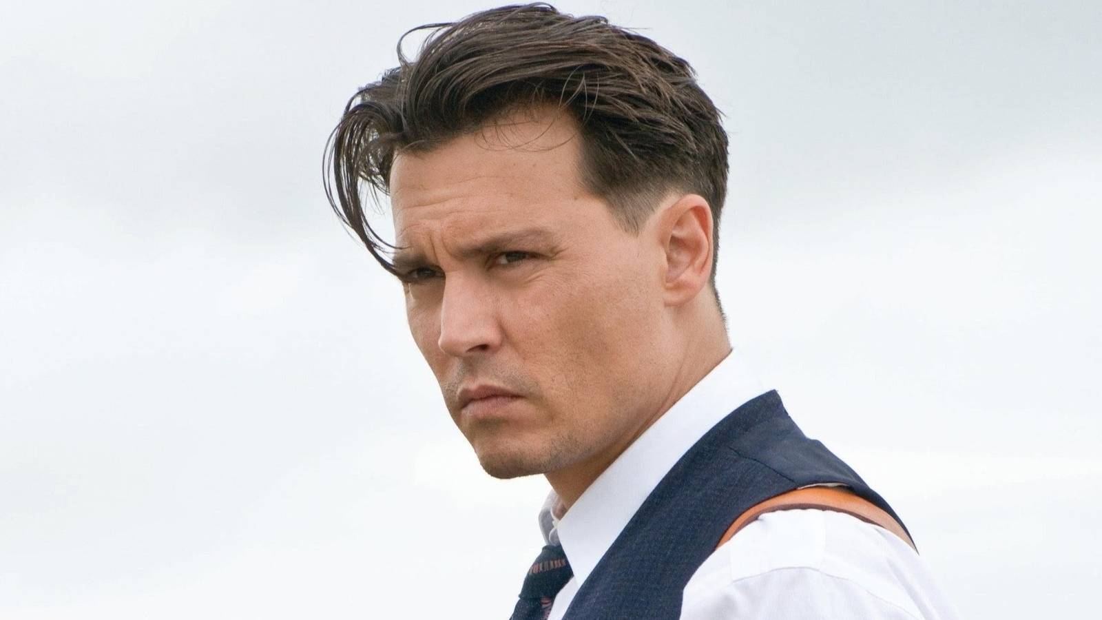 Johnny Depp Looks Almost Unrecognizable in First Look at New Thriller ...