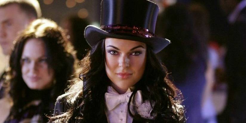 10 Strongest Justice League Heroes Who Appeared In Smallville