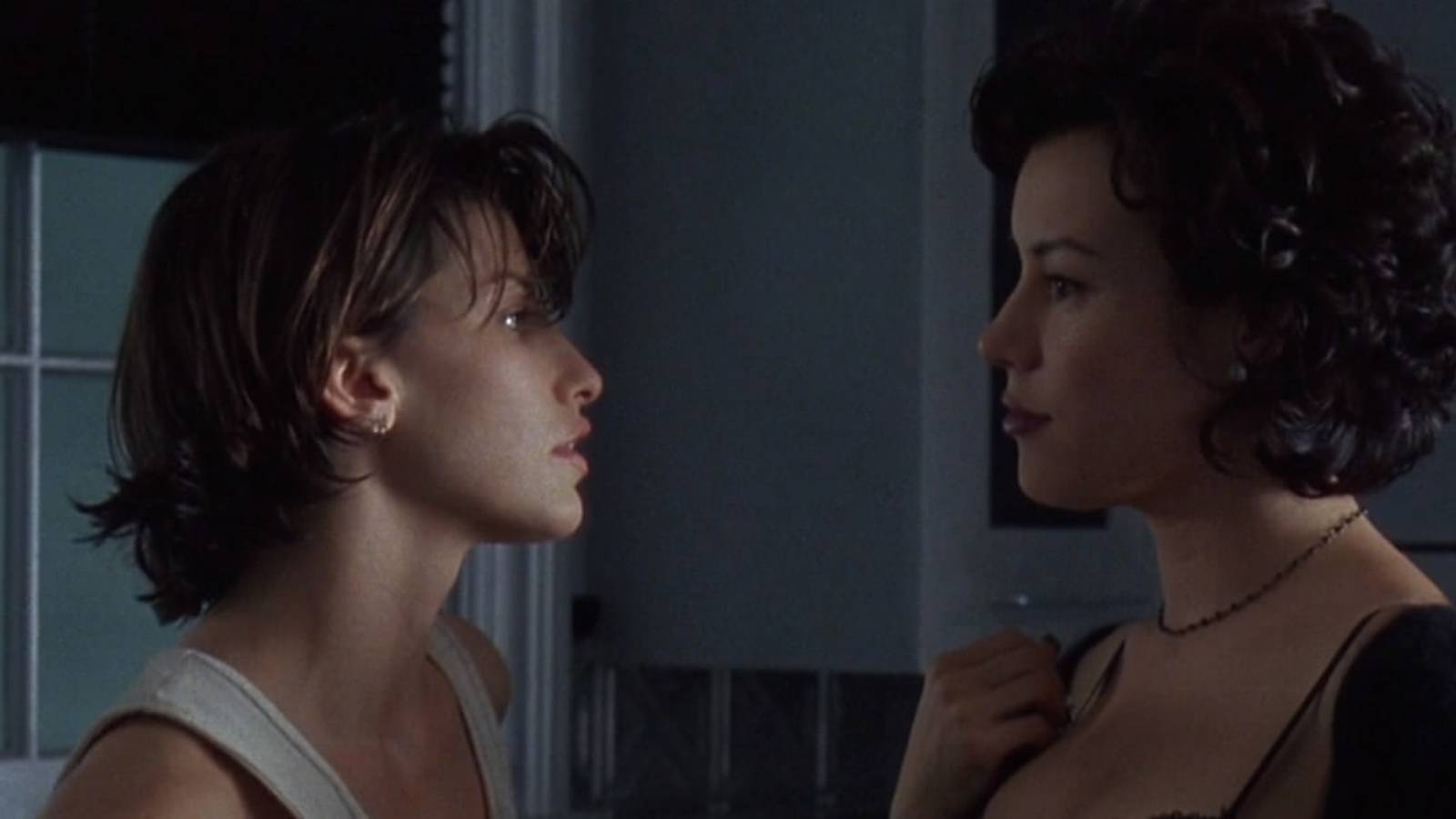 The Directors of The Matrix Made a Queer Masterpiece With Their First Film