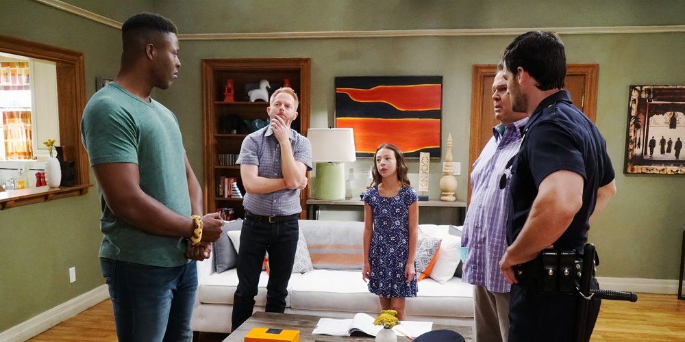 Modern Family Star Jesse Tyler Ferguson Reflects on Criticism for ...