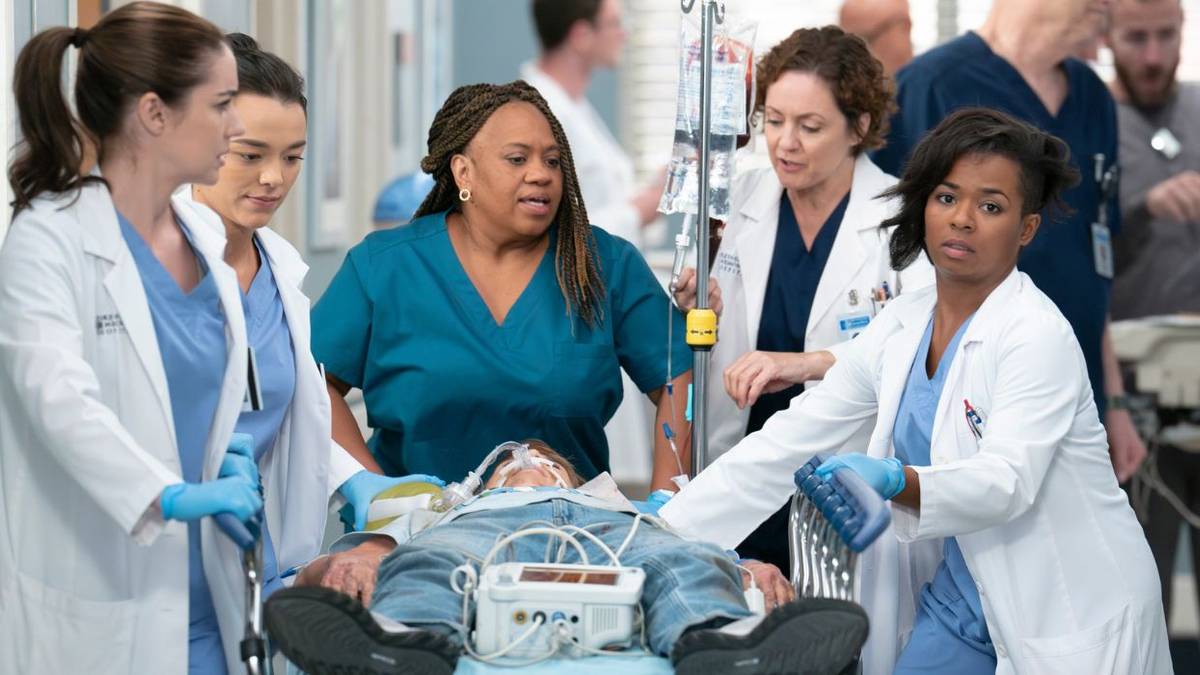 Returning Grey's Anatomy Star Finally Explains Series Exit After 17 Years