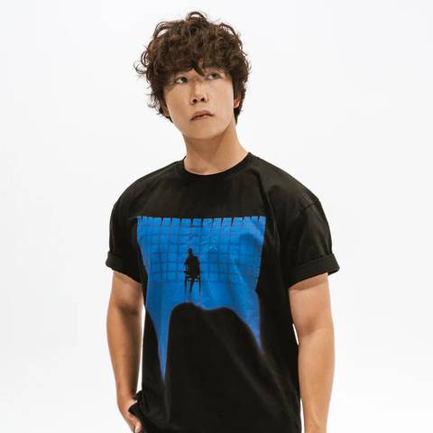 Solo Leveling's Biggest Star Models New U.S Line of Themed T-Shirts ...