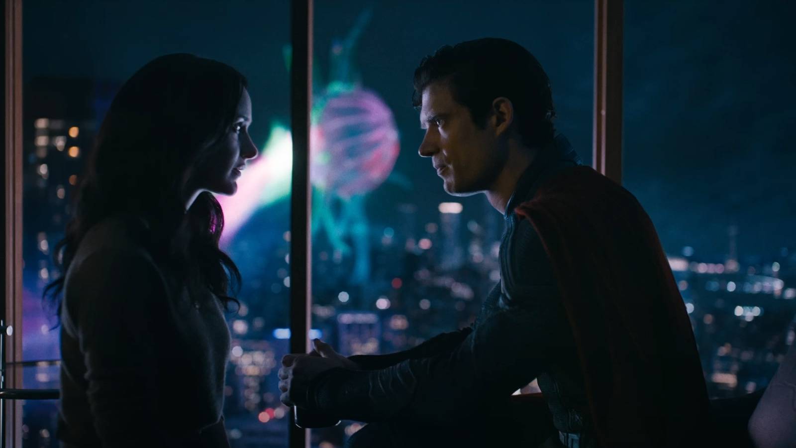 New Superman Look Shows Lois and Clark in the Middle of a Badly Damaged Metropolis
