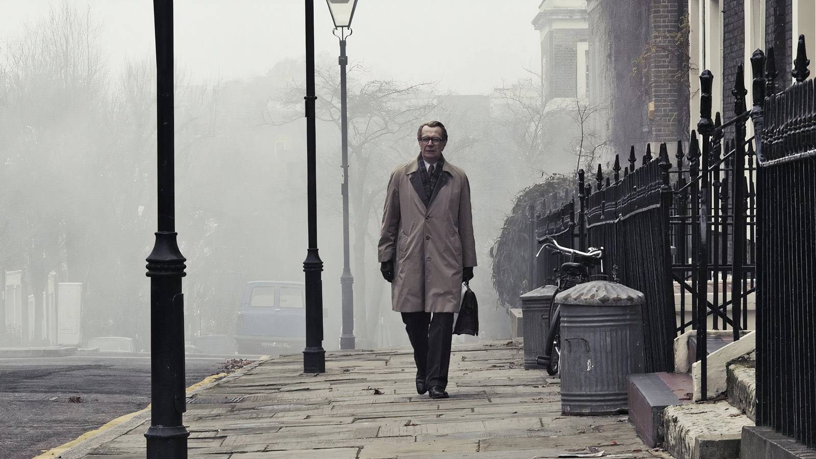 Gary Oldman's 24-Year-Old Cold War Thriller Is 1 of the Best Spy Movies ...