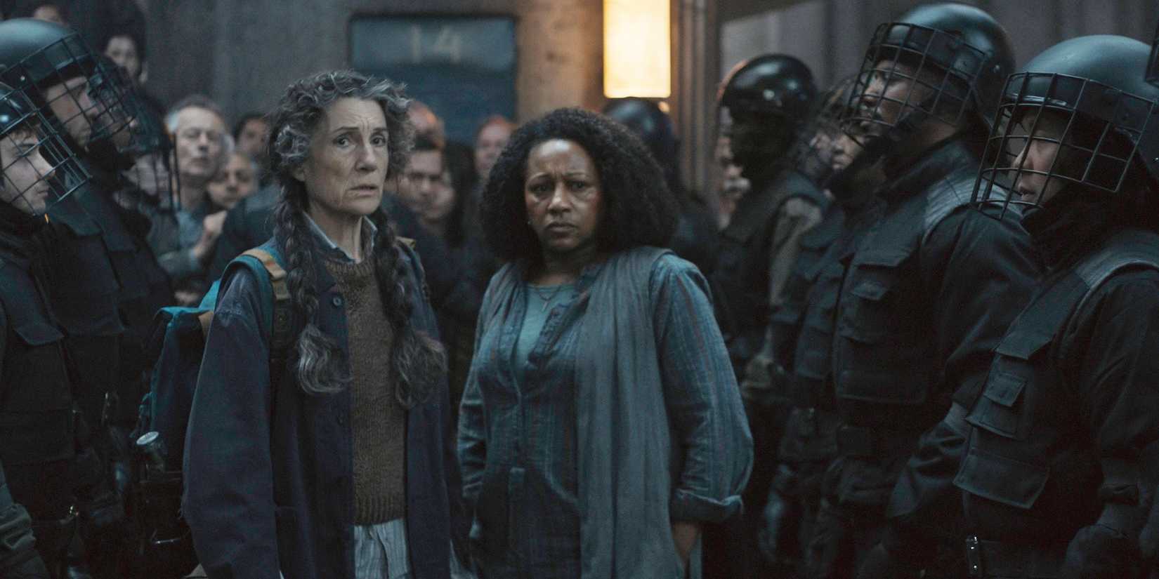 Rebecca Ferguson's Silo Officially Revived Old-School Mystery Sci-Fi