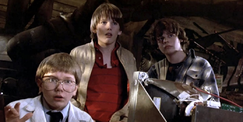 This 40-Year-Old Ethan Hawke Sci-Fi Cult Classic Was Released Before It ...