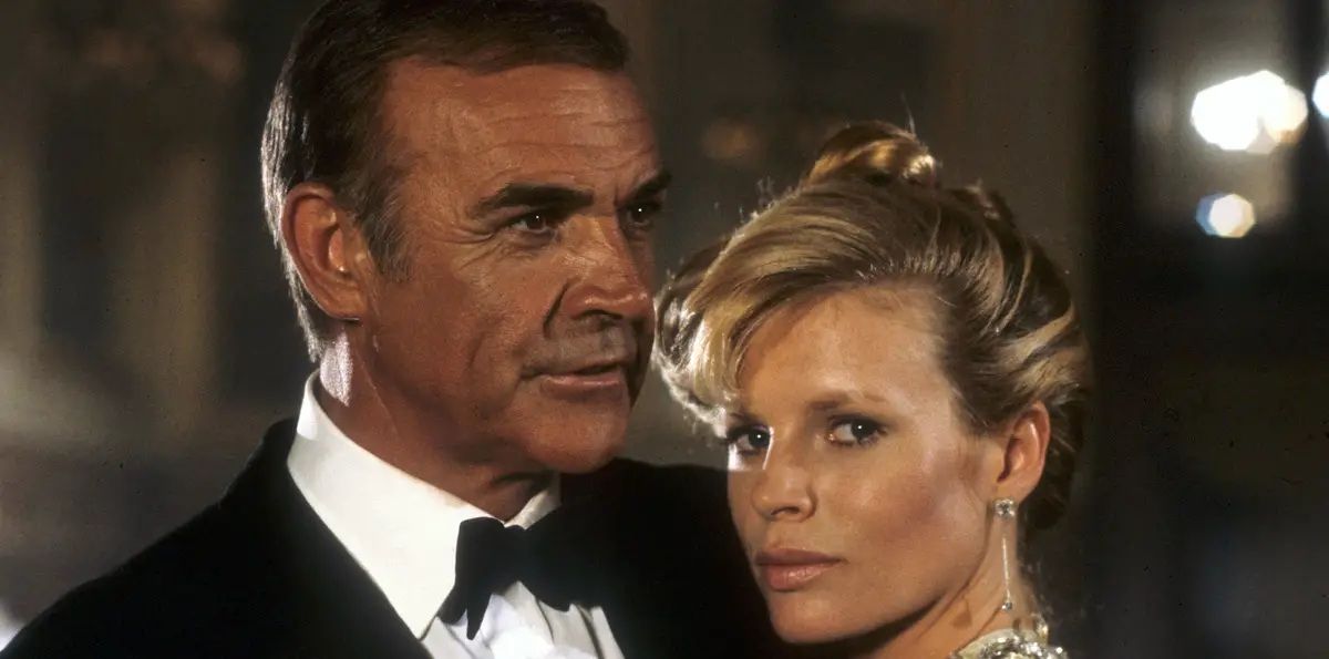 Kim Basinger Bond Jente Kim Basinger Now: Plastic Surgeons Weigh In On