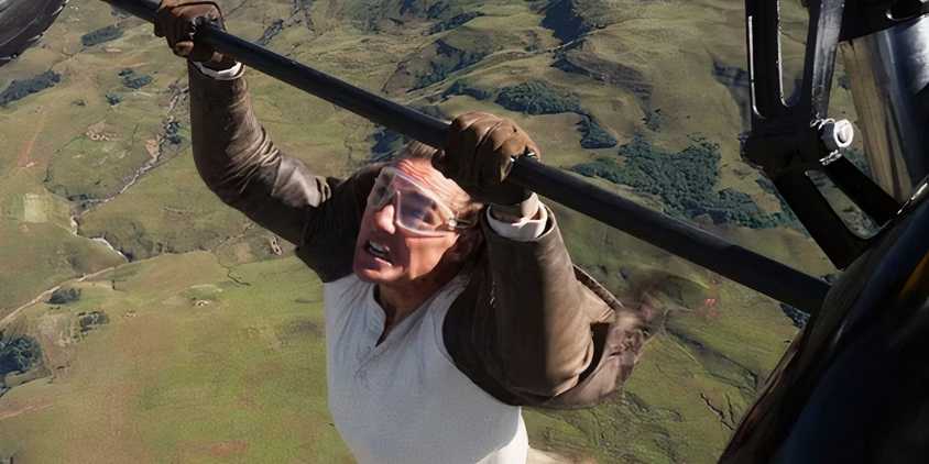 Tom Cruise Sets Guinness World Record With Burning Parachute During ...