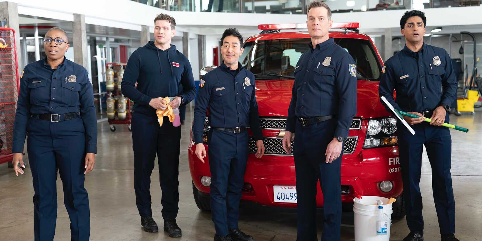 'Can't Believe That's for Network TV': 9-1-1 Season 8's 'Really Big and ...