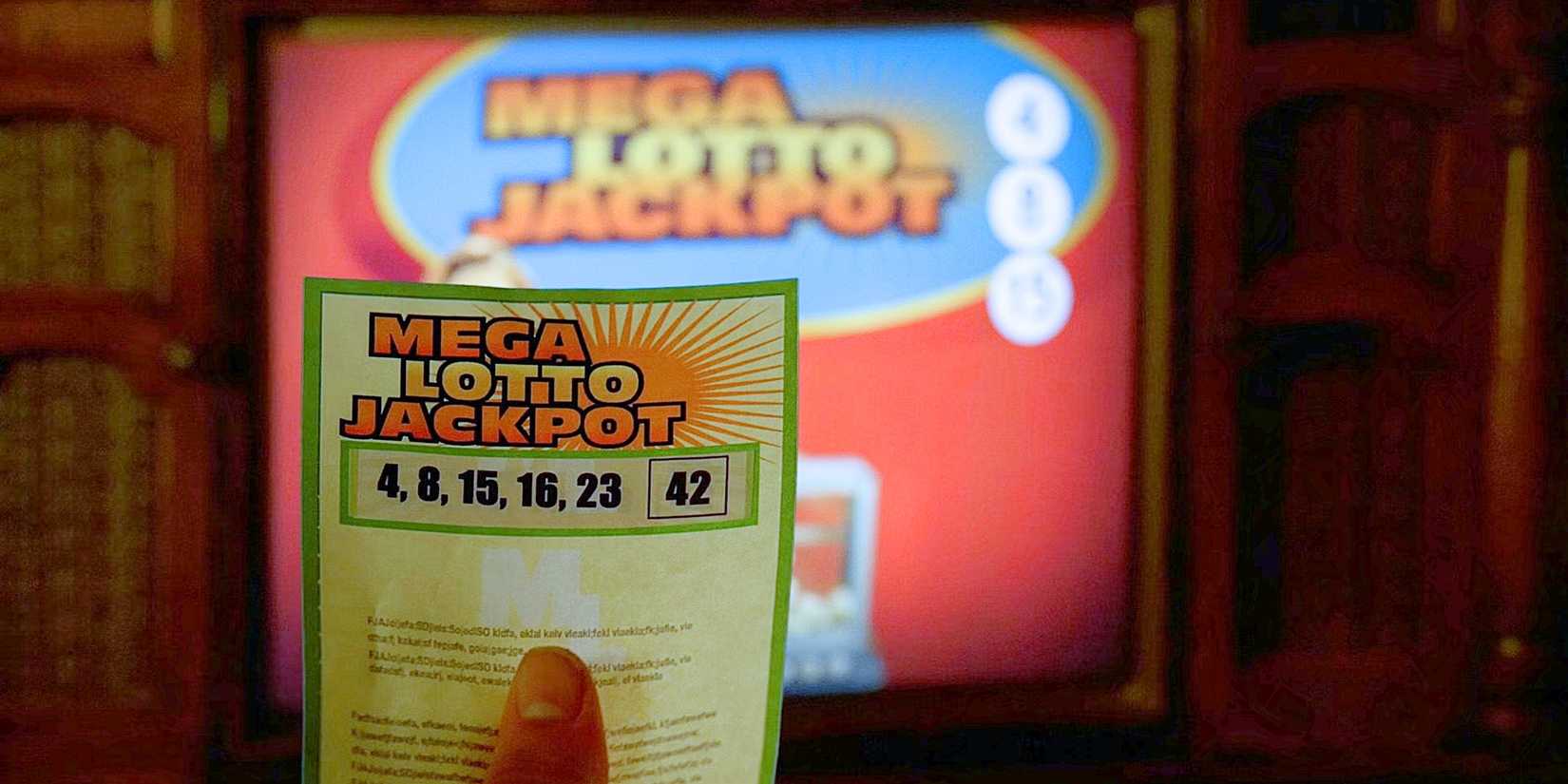 20 Years Later, Lost's Most Iconic Mystery Is Still Just as Confusing ...