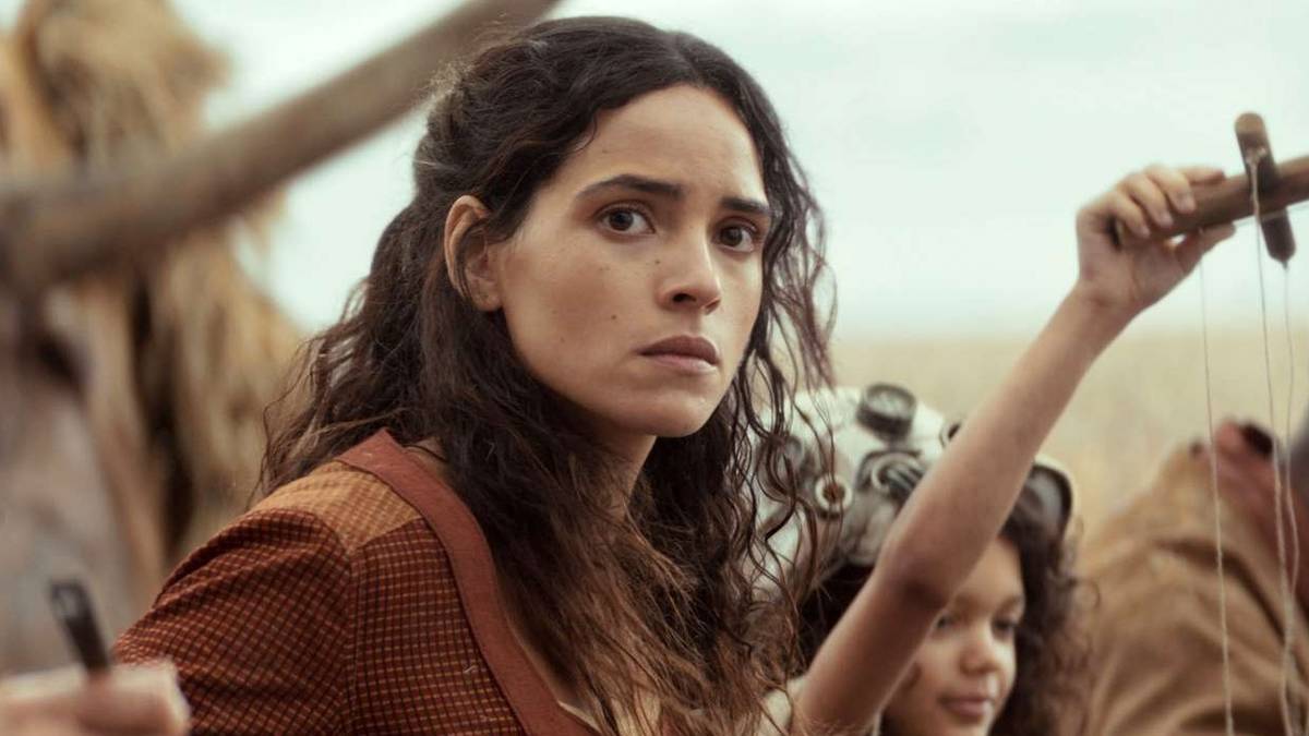 'I Felt Incredibly Safe': Adria Arjona Opens Up on Filming That ...