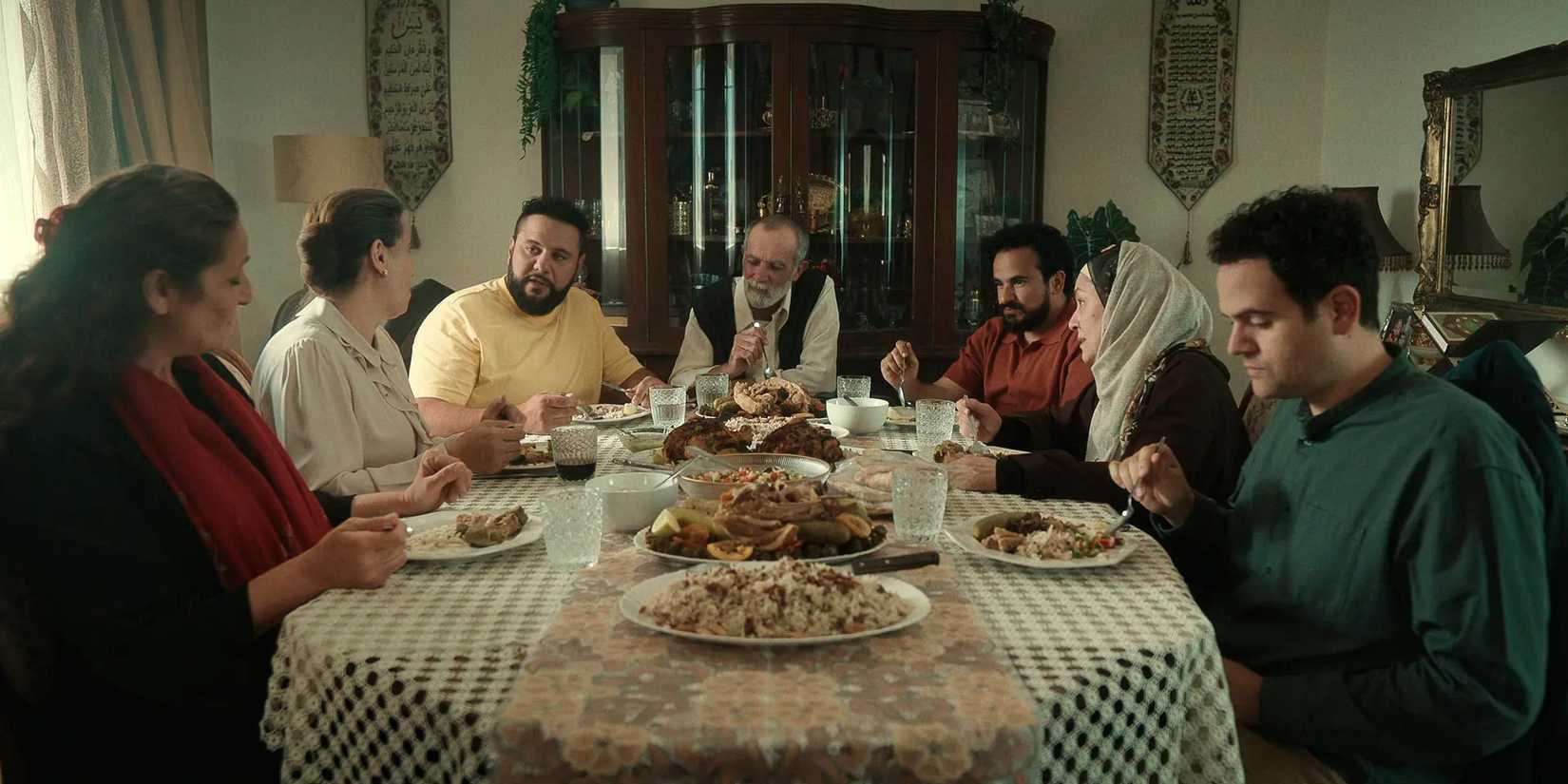 Both Seasons of This Netflix Comedy-Drama Have a 100% on Rotten ...