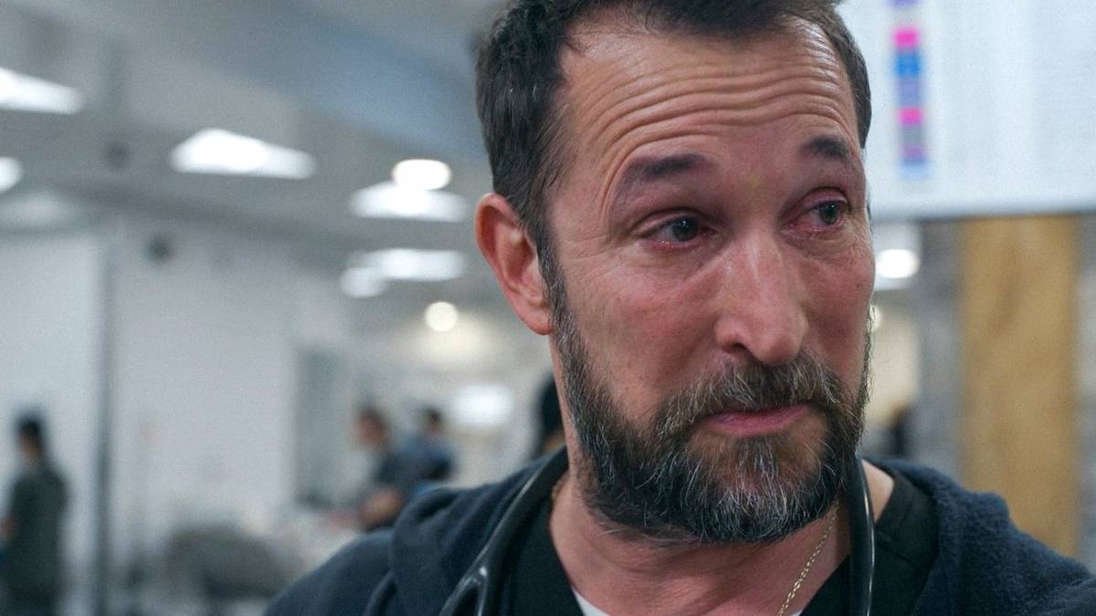 The Pit's Noah Wyle Wins the Emmy Award for Outstanding Lead Actor in a ...