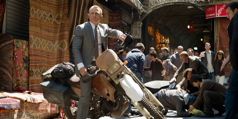 This Iconic Daniel Craig James Bond Movie Broke a 47-Year-Old Trend ...