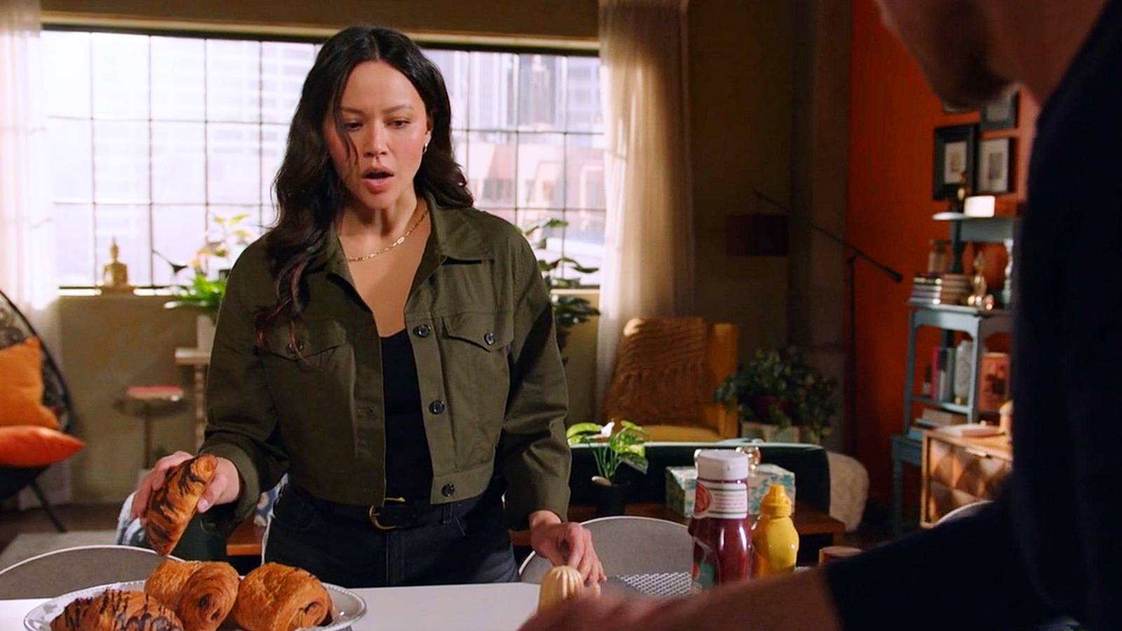 The Rookie Star Melissa O'Neil Gives Fans Look Behind the Scenes at Her ...