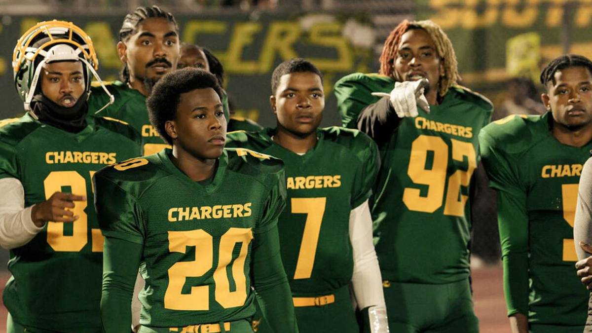 The CW's Last Remaining Original Series Teases an Emotional Finale as ...