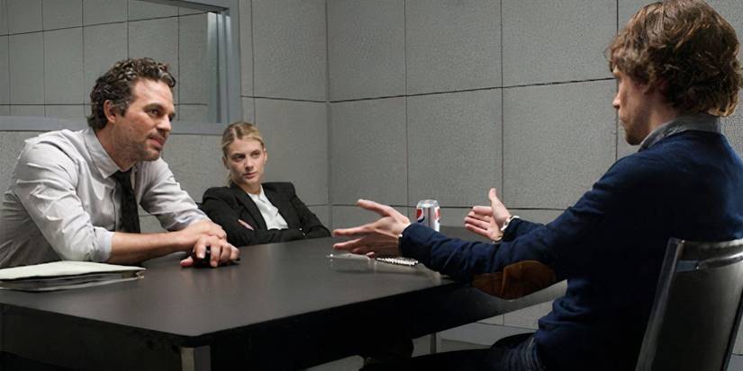 15 Clues That Give Away the Plot Twist in Now You See Me