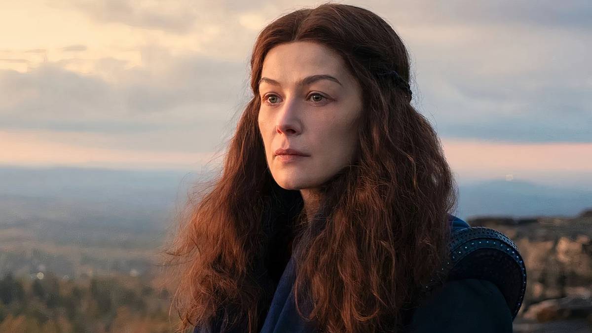 Rosamund Pike Shares ‘Anguish & Rage’ Following Wheel of Time Cancellation