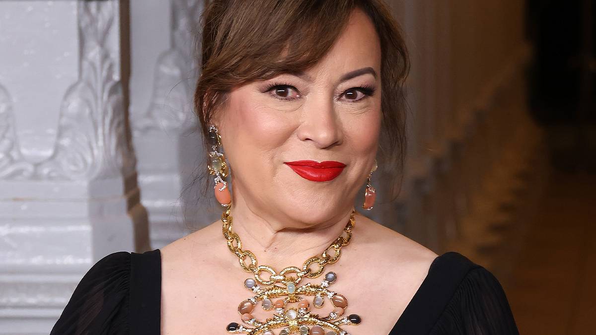 After Chucky Cancelation, Jennifer Tilly Joins Hit Paramount+ Series ...