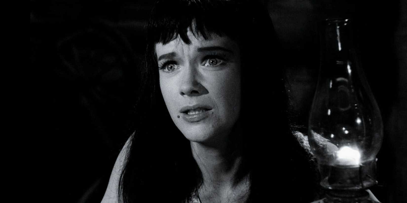 10 Twilight Zone Twists That Don't Hold Up Today