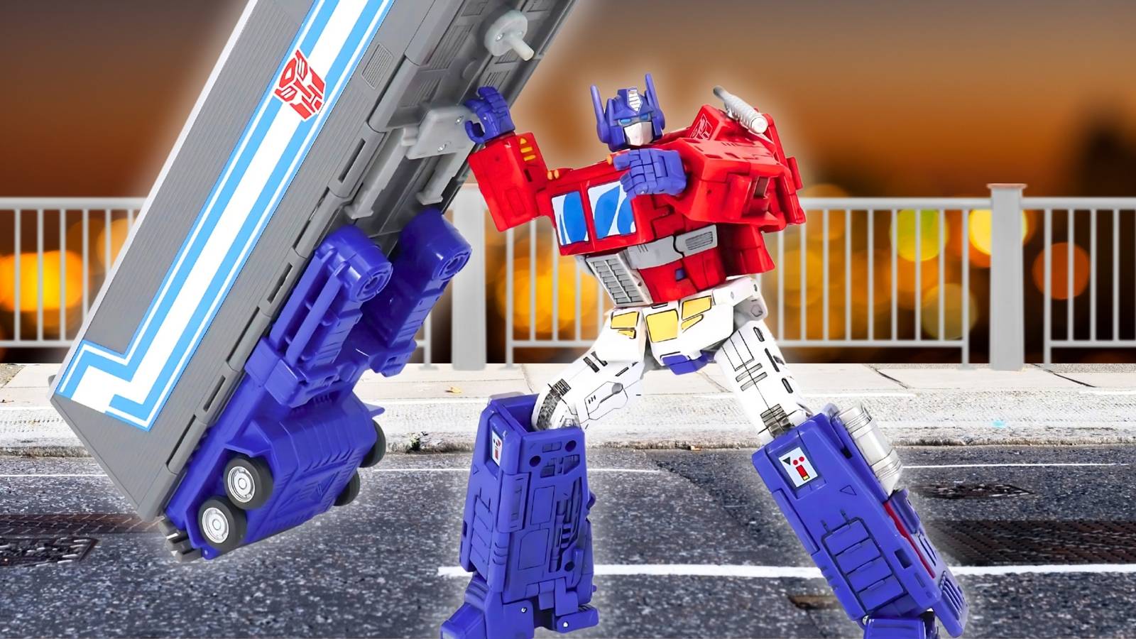 Transformers Brings the Touch & the Power to 1 of Optimus Prime's Best ...