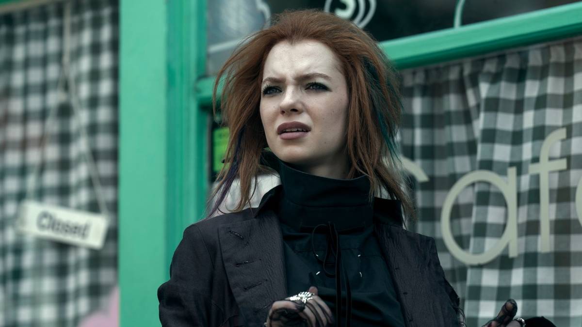 Despite Being Canceled, This Supernatural Comic Book Series Continues to Dominate Netflix ...