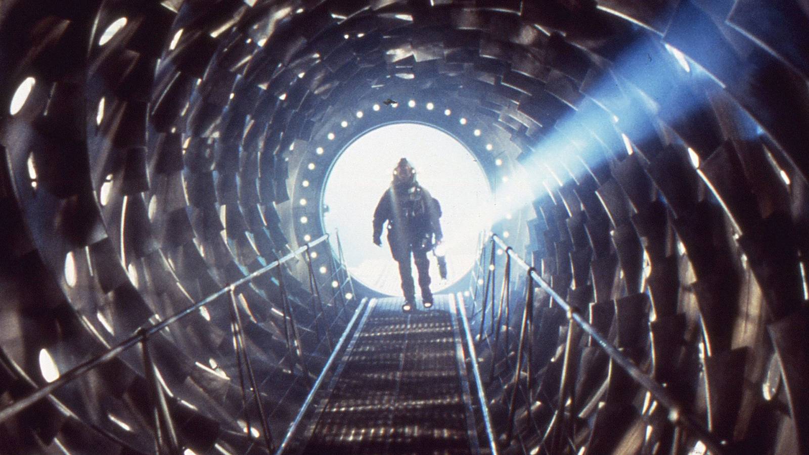 Unexpected Prequel For This 28-Year-Old Horror Sci-Fi Classic Gets Off ...