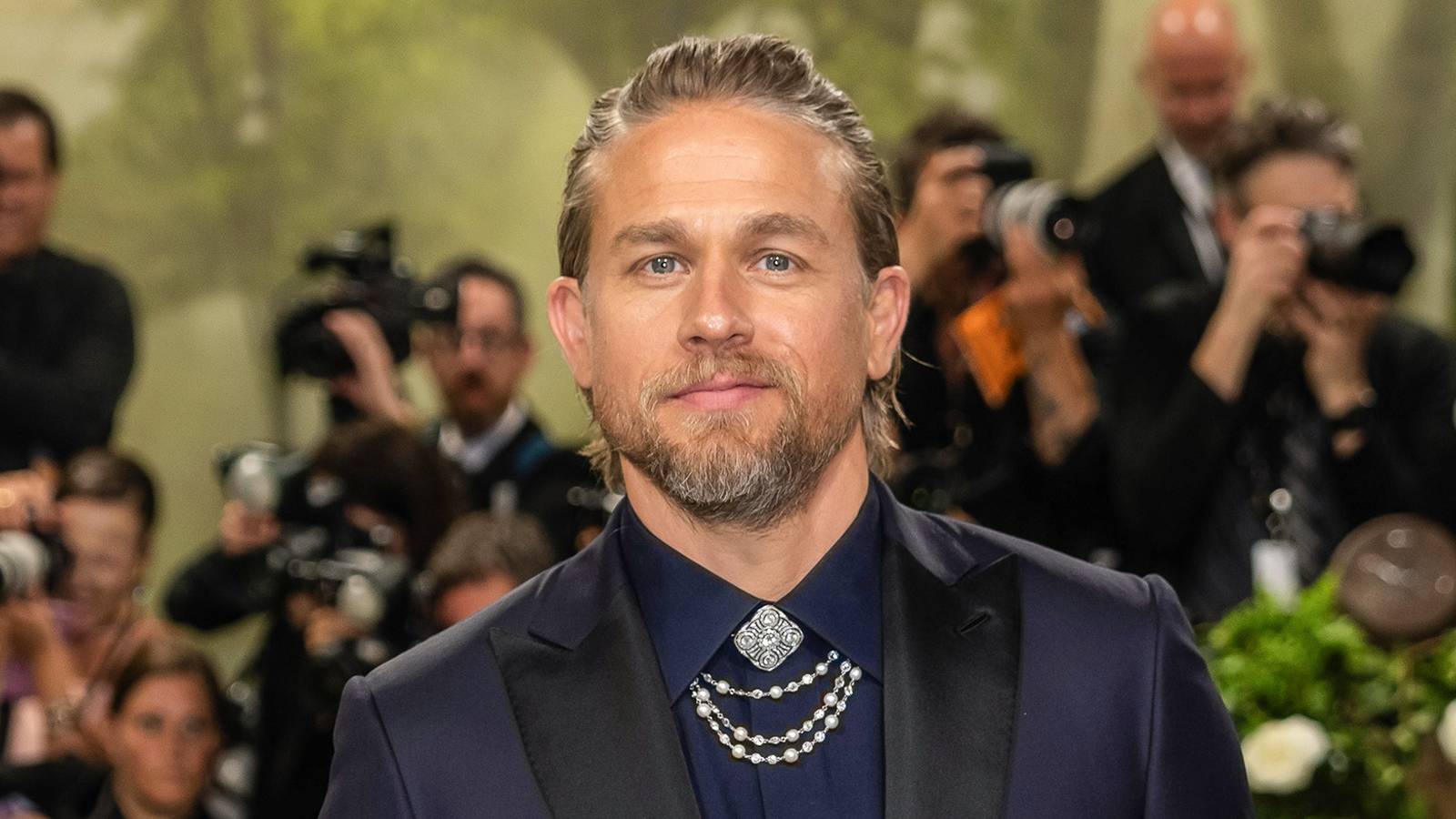 Charlie Hunnam's Crimson Peak Remains a Misunderstood Masterpiece 10 ...