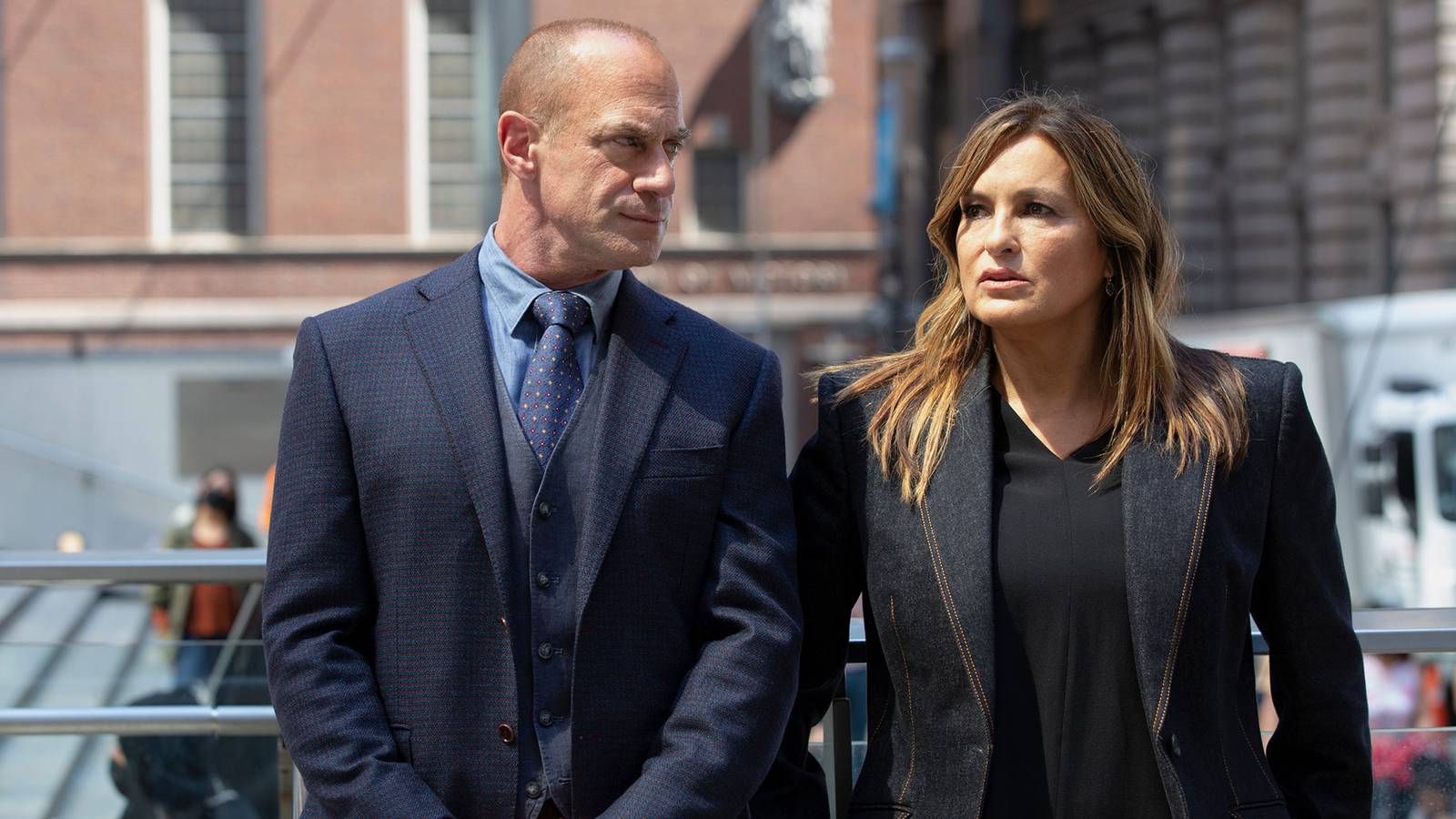 Law & Order: SVU Confirms Stabler & Benson Reunion for Season 27