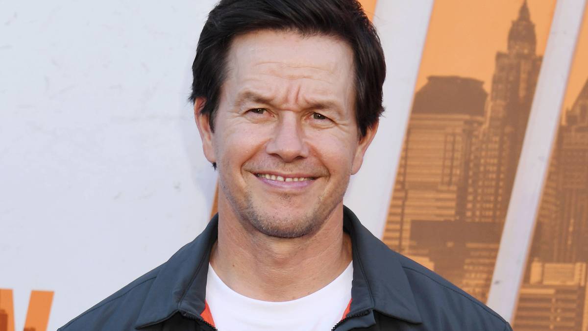 Mark Wahlberg Is Playing Dirty in First Trailer for Robert Downey Jr.'s ...