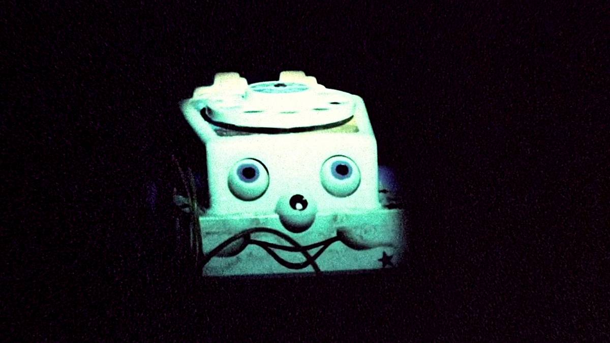 Skinamarink Is a Hidden-Gem Horror Movie Made 140x Its Budget (& It's ...