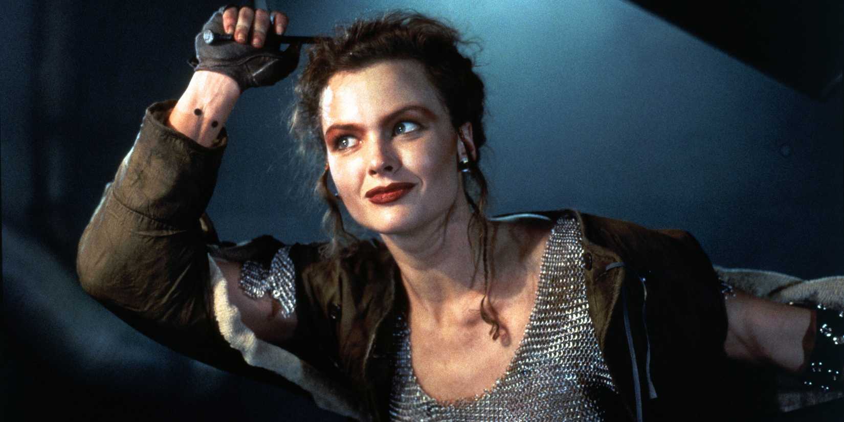 Keanu Reeves' Johnny Mnemonic is a Must-Watch Film Before 2026's ...