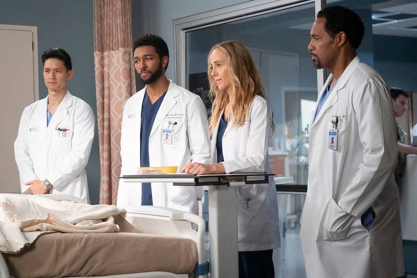 First Look at Grey's Anatomy Season 22 Premiere Reveals Who Survived ...